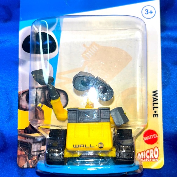 Matel | Toys | Walle Mini Figure Disney Pixar Micro Collection Pvc ...
